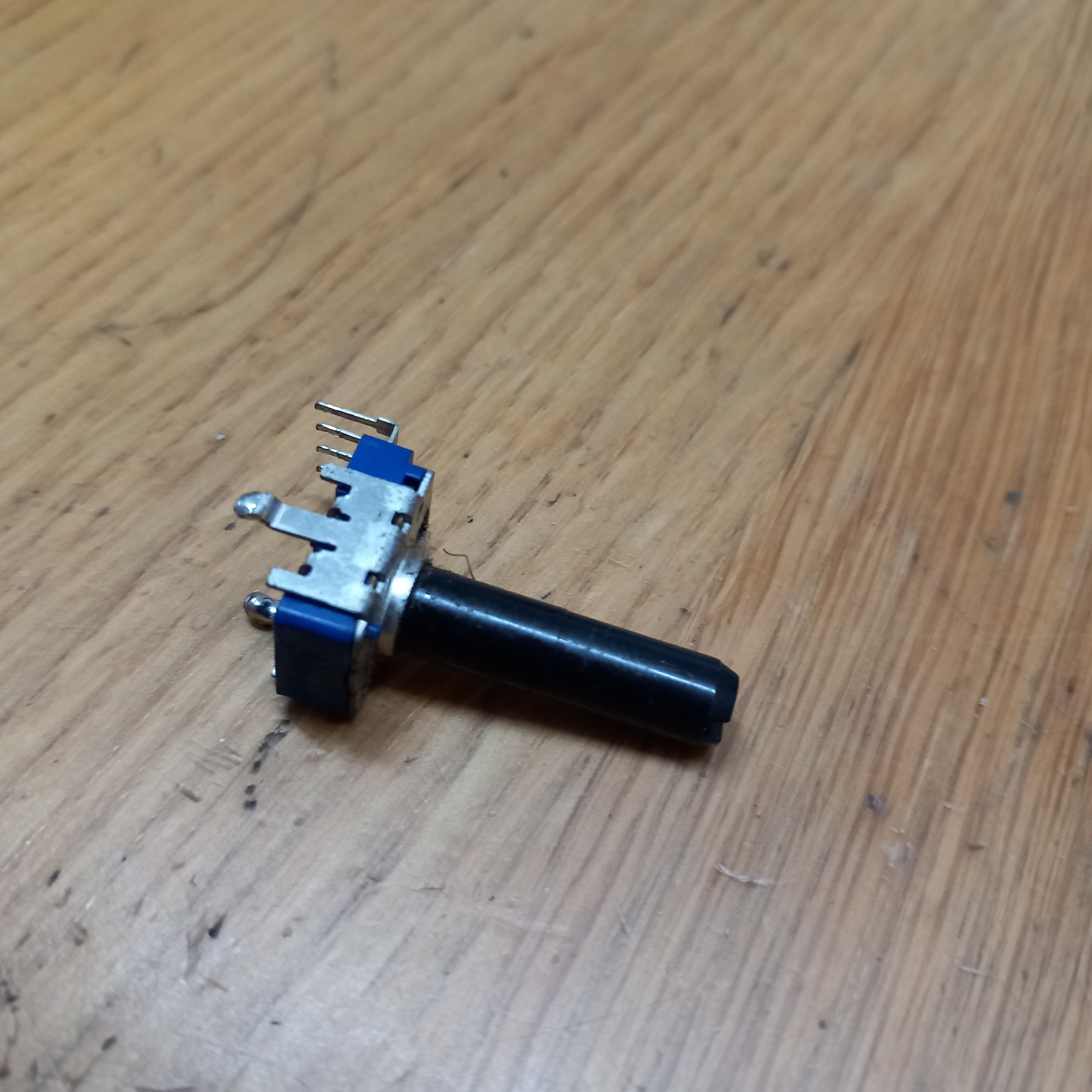 Tascam 488MK2 single blue 4 pin pot variable resistor – Tascam Ninja