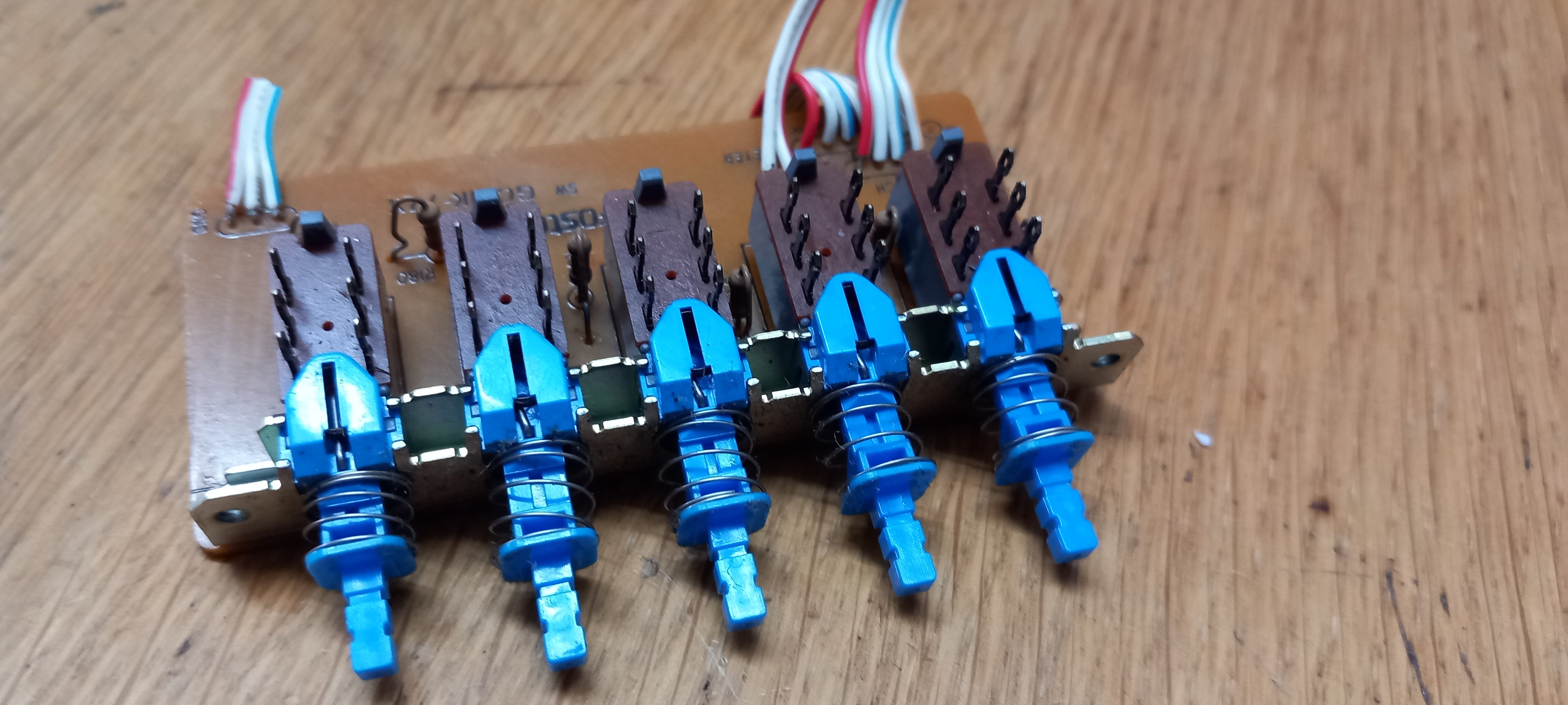 Fostex 350 Mixer pcb switch 8251012 000 – Tascam Ninja