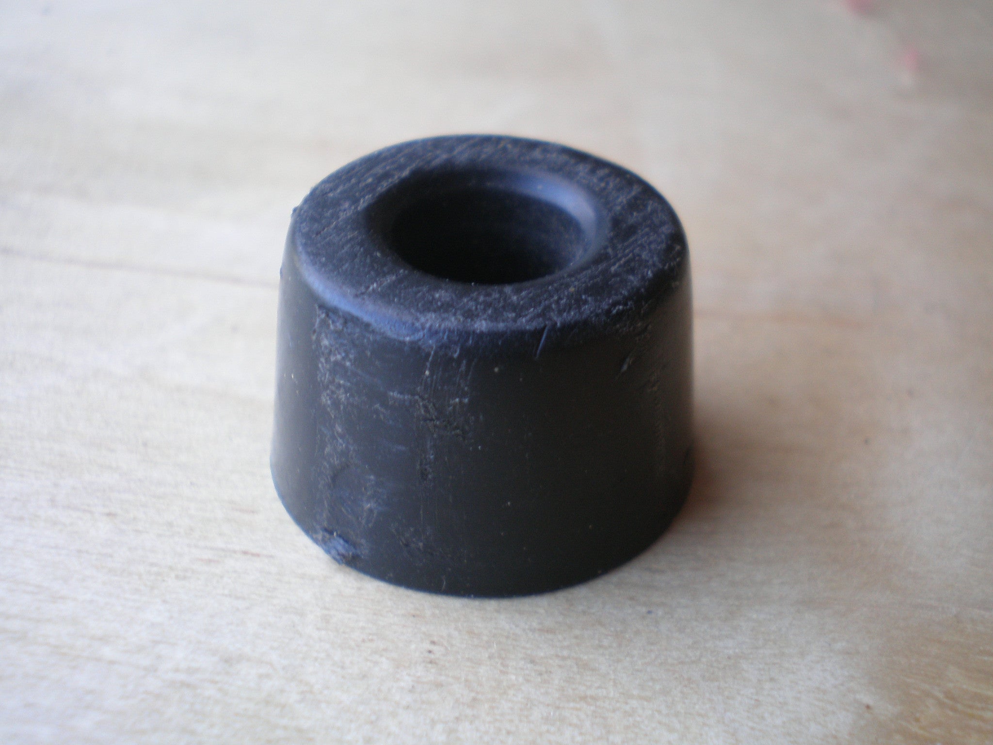 Teac Tascam round plastic feet – Tascam Ninja