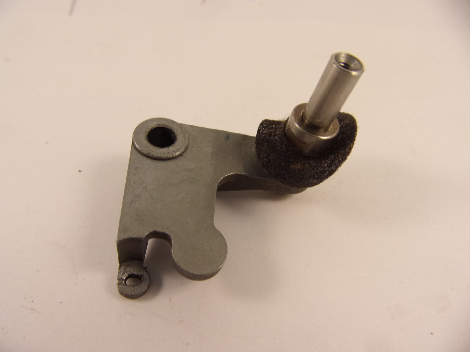 Fostex E2 capstan pinch wheel assembly – Tascam Ninja