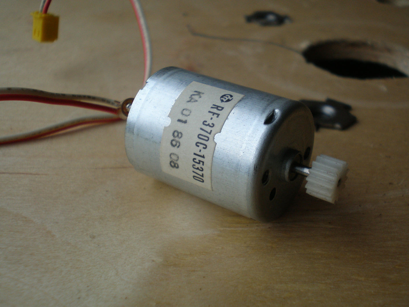Fostex R8 capstan gear motor RF-370C-15370 – Tascam Ninja